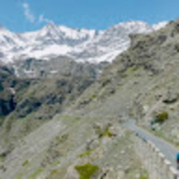 Adrian's Closet (@adrian_hogg) | Poshmark